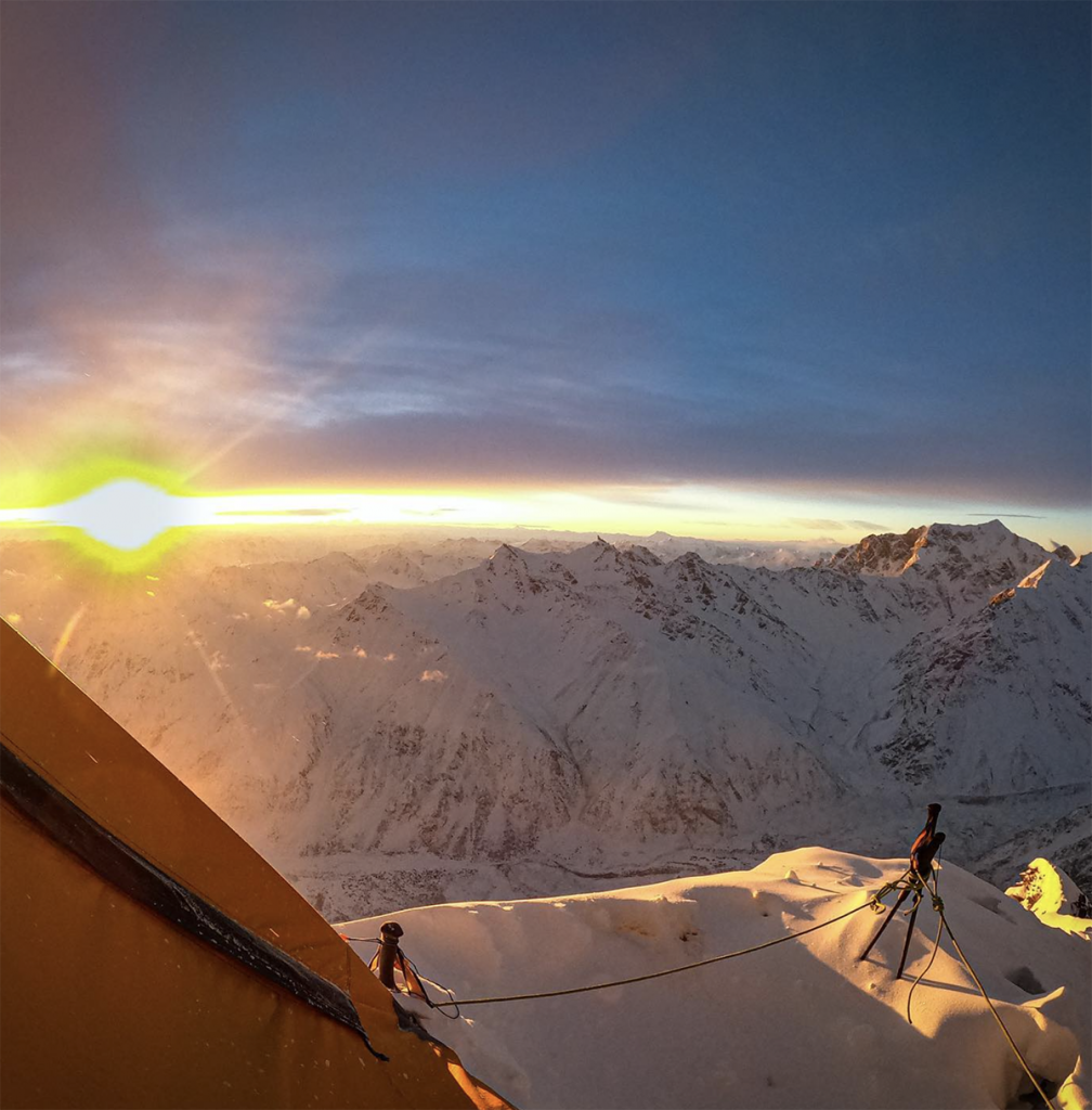 Hervé Barmasse costretto a rinunciare all’ascensione della parete Rupal ...
