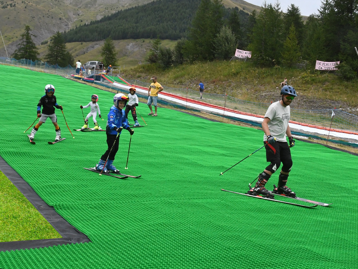 Inaugurata la nuova pista da sci e tubby Neveplast a La Foux d’Allons ...